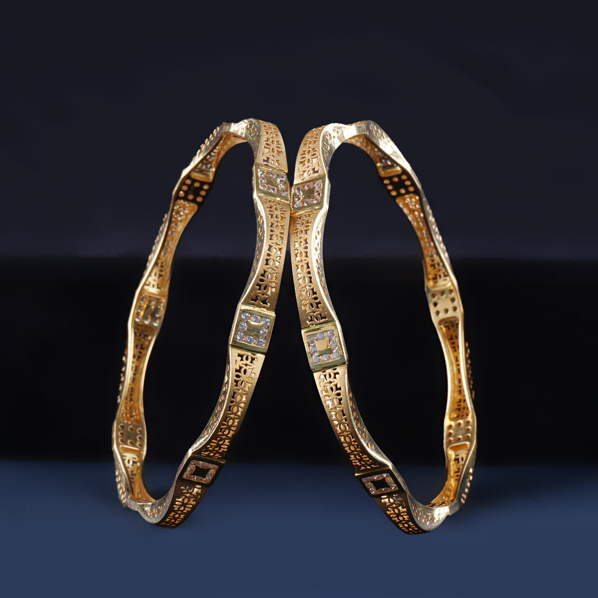 Splendid Antique Work Gold Bangle - Rajwadi Jewellers